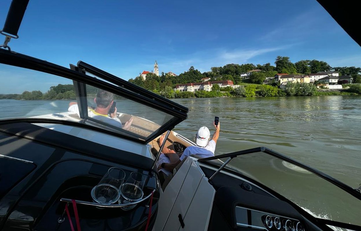 Motorboot-Tour auf der Donau - Donau Niederösterreich